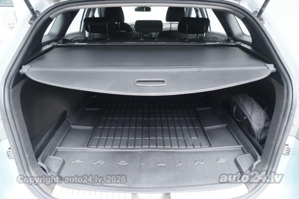 Zils Hyundai i40 2015 Tallina, ar dzinēja tilpumu 1.60 L un nobraukumu 221 tūkst. km par 6490 €, foto 11 vietnē AUTOMOTO.COM.LV