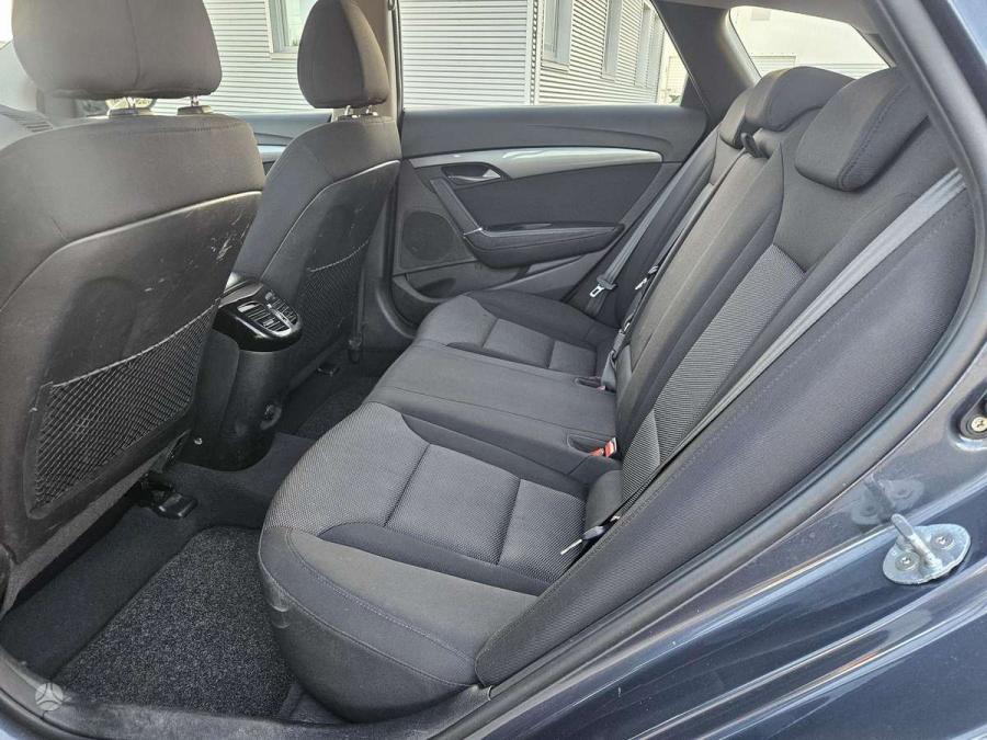 Zils Hyundai i40 2018 Radviliškis, ar dzinēja tilpumu 1.60 L un nobraukumu 124 tūkst. km par 6800 €, foto 13 vietnē AUTOMOTO.COM.LV