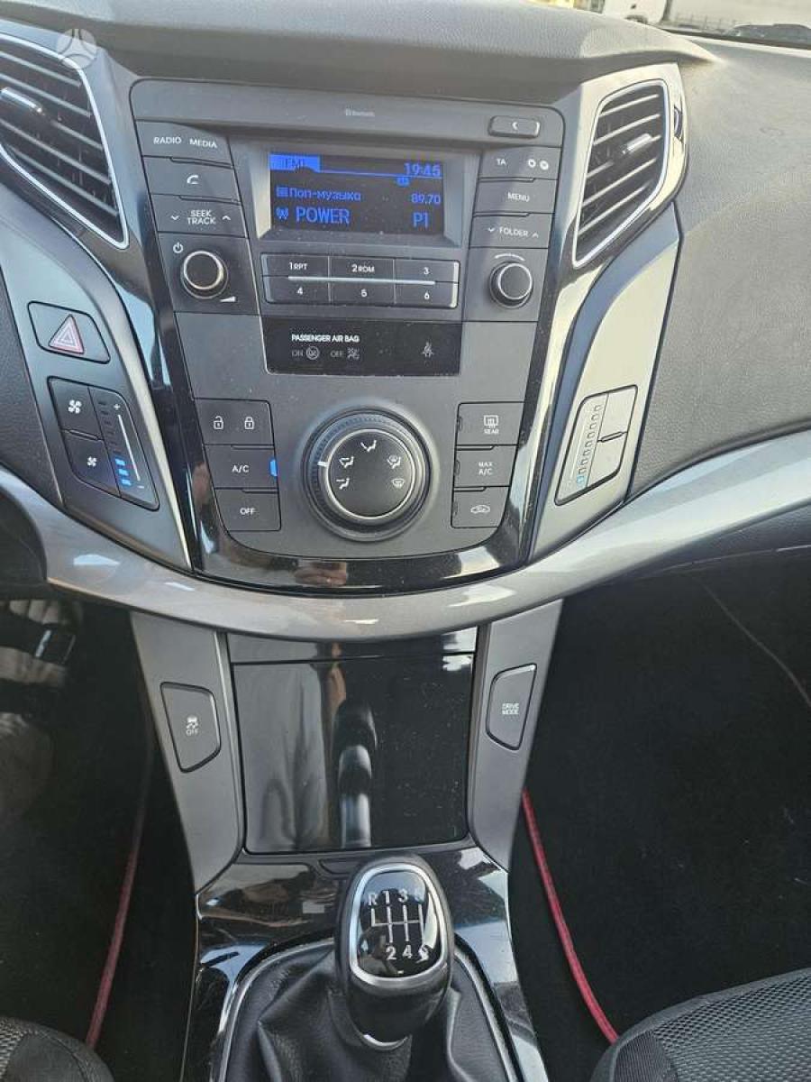 Zils Hyundai i40 2018 Radviliškis, ar dzinēja tilpumu 1.60 L un nobraukumu 124 tūkst. km par 6800 €, foto 17 vietnē AUTOMOTO.COM.LV
