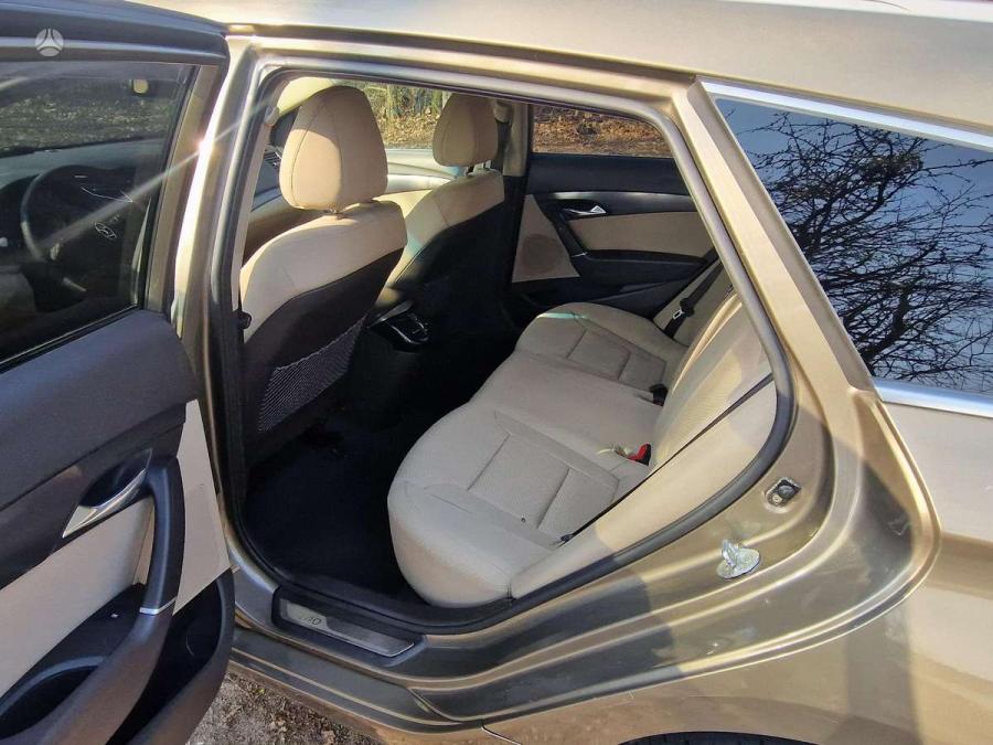 Brown Hyundai i40 2012 in Marijampole, with an engine capacity of 1.70 L and mileage of 269 thousand km for 4200 €, photo 15 on AUTOMOTO.COM.LV