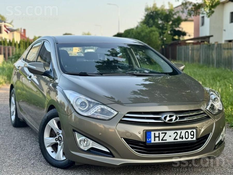 Brūns Hyundai i40 2012 Rīga, ar dzinēja tilpumu 2.00 L un nobraukumu 180 tūkst. km par 4750 €, foto 1 vietnē AUTOMOTO.COM.LV