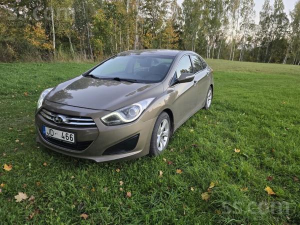 Brown Hyundai i40 2012 in Rezekne, with an engine capacity of 1.70 L and mileage of 311 thousand km for 3900 €, photo 1 on AUTOMOTO.COM.LV