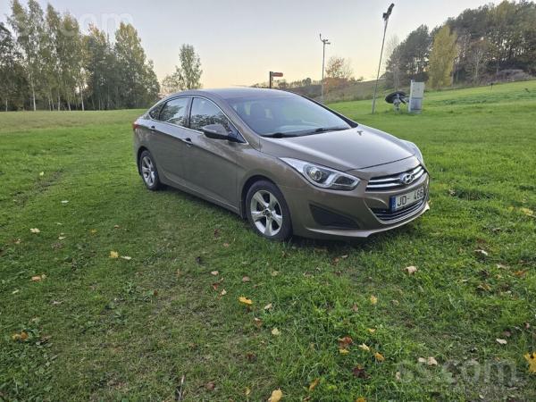 Brown Hyundai i40 2012 in Rezekne, with an engine capacity of 1.70 L and mileage of 311 thousand km for 3900 €, photo 3 on AUTOMOTO.COM.LV