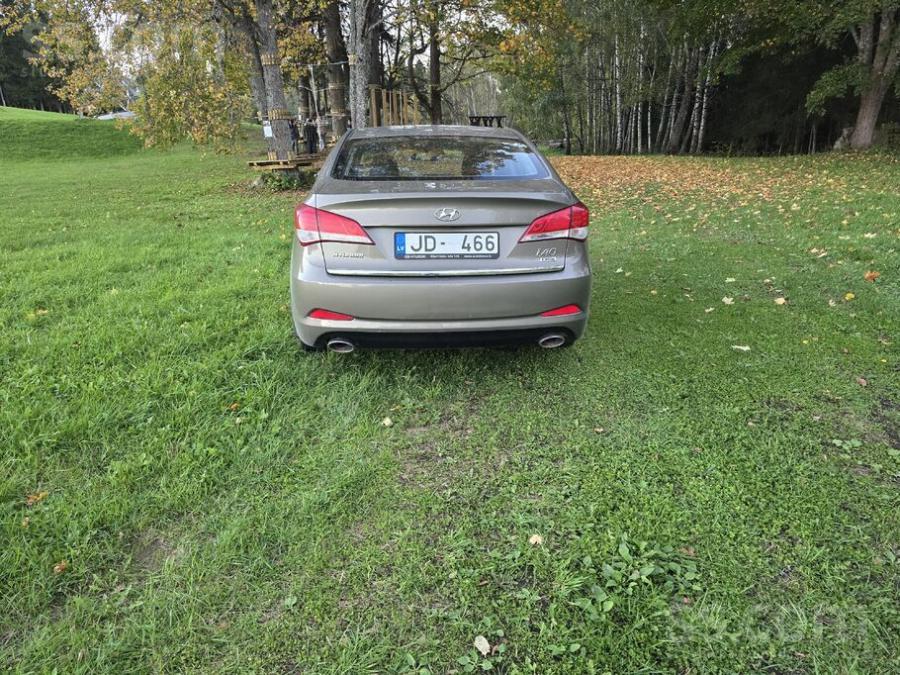 Brūns Hyundai i40 2012 Rēzekne, ar dzinēja tilpumu 1.70 L un nobraukumu 311 tūkst. km par 3900 €, foto 5 vietnē AUTOMOTO.COM.LV