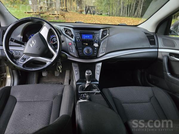 Brown Hyundai i40 2012 in Rezekne, with an engine capacity of 1.70 L and mileage of 311 thousand km for 3900 €, photo 11 on AUTOMOTO.COM.LV