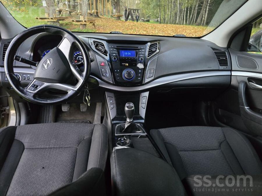 Brūns Hyundai i40 2012 Rēzekne, ar dzinēja tilpumu 1.70 L un nobraukumu 311 tūkst. km par 3900 €, foto 11 vietnē AUTOMOTO.COM.LV