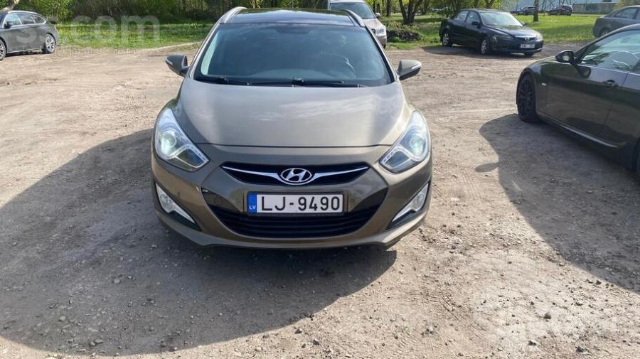 Brūns Hyundai i40 2011 Rīga, ar dzinēja tilpumu 1.70 L un nobraukumu 306 tūkst. km par 5200 €, foto 5 vietnē AUTOMOTO.COM.LV