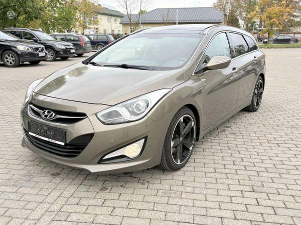 Brown Hyundai i40 2011 in Joniskis, with an engine capacity of 1.69 L and mileage of 371 thousand km for 3850 €, photo 5 on AUTOMOTO.COM.LV