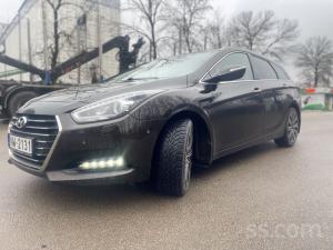 Brown Hyundai i40 2017 in Rezekne, with an engine capacity of 1.70 L and mileage of 153 thousand km for 3990 €, photo 5 on AUTOMOTO.COM.LV