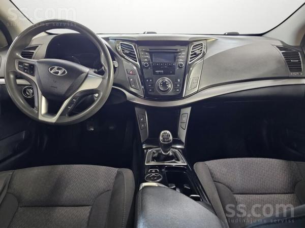 Pelēks Hyundai i40 2013 Liepāja, ar dzinēja tilpumu 1.70 L un nobraukumu 249 tūkst. km par 4650 €, foto 9 vietnē AUTOMOTO.COM.LV