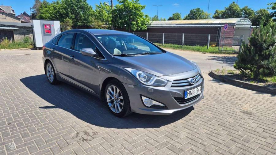 Pelēks Hyundai i40 2014 Plungė, ar dzinēja tilpumu 2.00 L un nobraukumu 266 tūkst. km par 5000 €, foto 3 vietnē AUTOMOTO.COM.LV