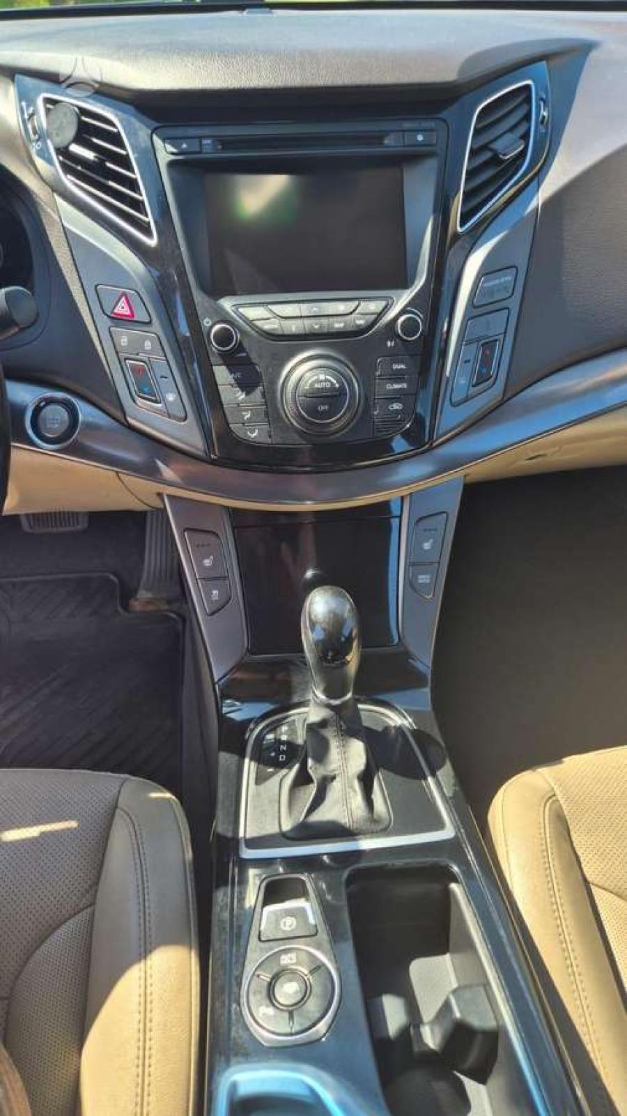 Pelēks Hyundai i40 2014 Plungė, ar dzinēja tilpumu 2.00 L un nobraukumu 266 tūkst. km par 5000 €, foto 12 vietnē AUTOMOTO.COM.LV
