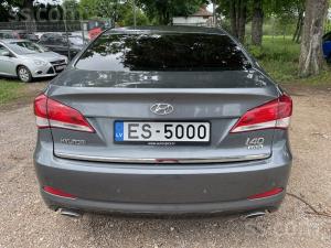 Pelēks Hyundai i40 2015 Rīga, ar dzinēja tilpumu 1.70 L un nobraukumu 282 tūkst. km par 7800 €, foto 5 vietnē AUTOMOTO.COM.LV