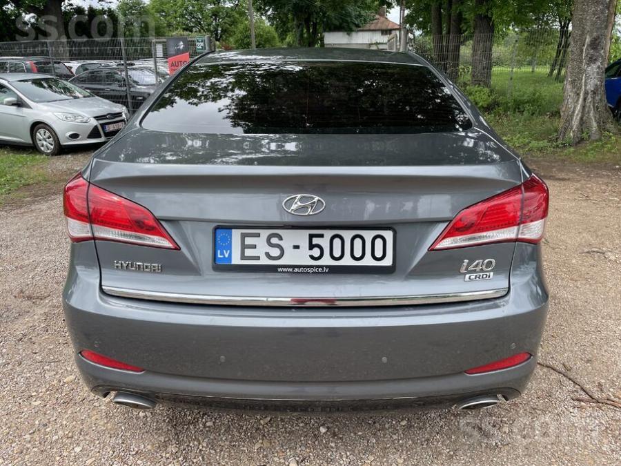 Pelēks Hyundai i40 2015 Rīga, ar dzinēja tilpumu 1.70 L un nobraukumu 282 tūkst. km par 7800 €, foto 5 vietnē AUTOMOTO.COM.LV