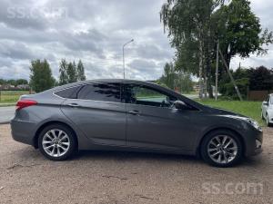 Pelēks Hyundai i40 2015 Rīga, ar dzinēja tilpumu 1.70 L un nobraukumu 282 tūkst. km par 7800 €, foto 7 vietnē AUTOMOTO.COM.LV