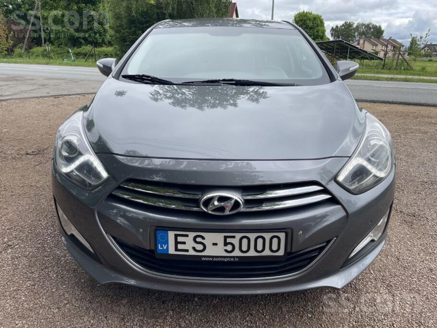 Pelēks Hyundai i40 2015 Rīga, ar dzinēja tilpumu 1.70 L un nobraukumu 282 tūkst. km par 7800 €, foto 10 vietnē AUTOMOTO.COM.LV
