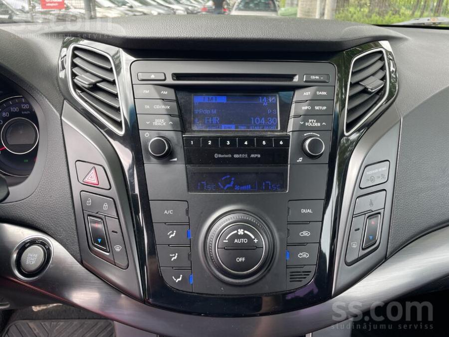 Pelēks Hyundai i40 2015 Rīga, ar dzinēja tilpumu 1.70 L un nobraukumu 282 tūkst. km par 7800 €, foto 26 vietnē AUTOMOTO.COM.LV