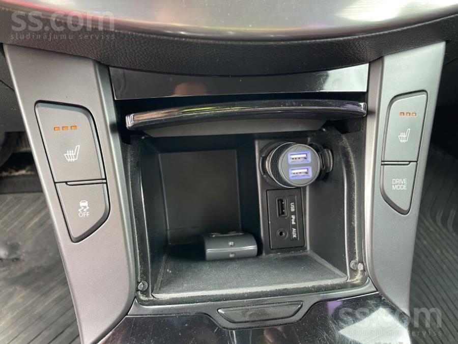 Pelēks Hyundai i40 2015 Rīga, ar dzinēja tilpumu 1.70 L un nobraukumu 282 tūkst. km par 7800 €, foto 28 vietnē AUTOMOTO.COM.LV