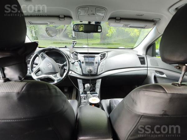 Grey Hyundai i40 2014 in Riga, with an engine capacity of 1.70 L and mileage of 190 thousand km for 5500 €, photo 5 on AUTOMOTO.COM.LV