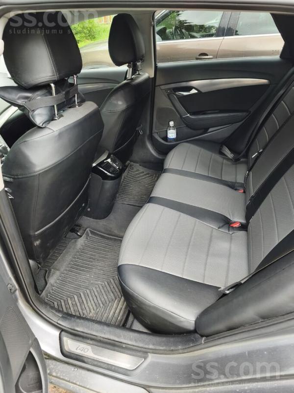 Grey Hyundai i40 2014 in Riga, with an engine capacity of 1.70 L and mileage of 190 thousand km for 5500 €, photo 6 on AUTOMOTO.COM.LV
