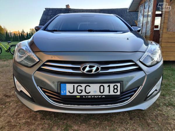 Grey Hyundai i40 2012 in Jonava, with an engine capacity of 1.70 L and mileage of 208 thousand km for 7200 €, photo 2 on AUTOMOTO.COM.LV