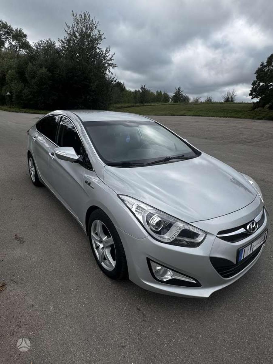 Pelēks Hyundai i40 2012 Kauņa, ar dzinēja tilpumu 1.69 L un nobraukumu 275 tūkst. km par 3500 €, foto 5 vietnē AUTOMOTO.COM.LV