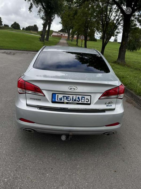 Grey Hyundai i40 2012 in Kaunas, with an engine capacity of 1.69 L and mileage of 275 thousand km for 3500 €, photo 8 on AUTOMOTO.COM.LV