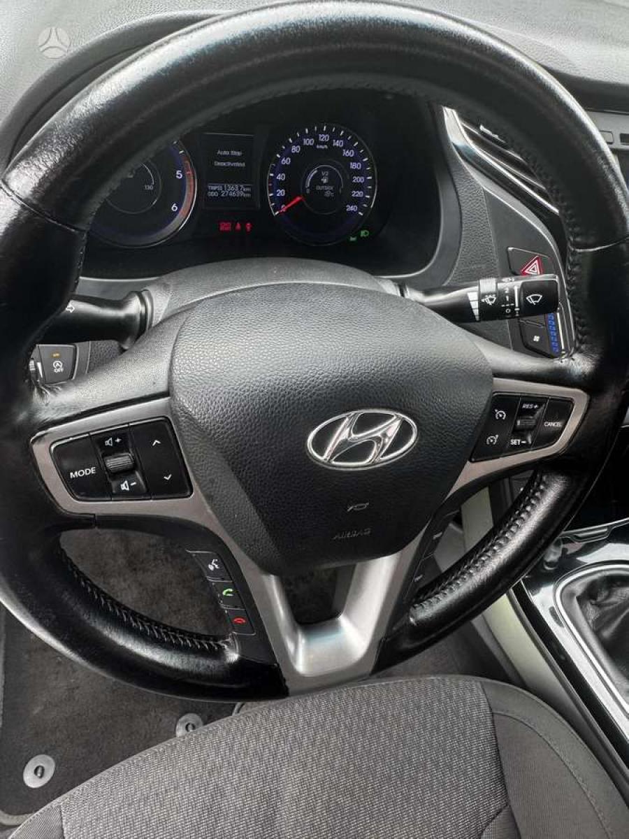 Pelēks Hyundai i40 2012 Kauņa, ar dzinēja tilpumu 1.69 L un nobraukumu 275 tūkst. km par 3500 €, foto 13 vietnē AUTOMOTO.COM.LV