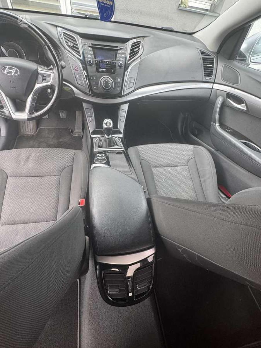 Pelēks Hyundai i40 2012 Kauņa, ar dzinēja tilpumu 1.69 L un nobraukumu 275 tūkst. km par 3500 €, foto 18 vietnē AUTOMOTO.COM.LV