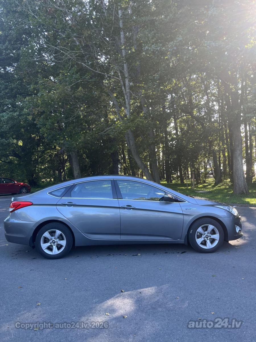 Grey Hyundai i40 2013 in Tallinn, with an engine capacity of 1.60 L and mileage of 101 thousand km for 6350 €, photo 4 on AUTOMOTO.COM.LV
