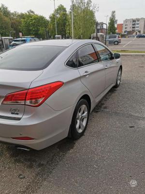Pelēks Hyundai i40 2013 Marijampole, ar dzinēja tilpumu 1.69 L un nobraukumu 219 tūkst. km par 4200 €, foto 3 vietnē AUTOMOTO.COM.LV