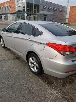 Pelēks Hyundai i40 2013 Marijampole, ar dzinēja tilpumu 1.69 L un nobraukumu 219 tūkst. km par 4200 €, foto 6 vietnē AUTOMOTO.COM.LV