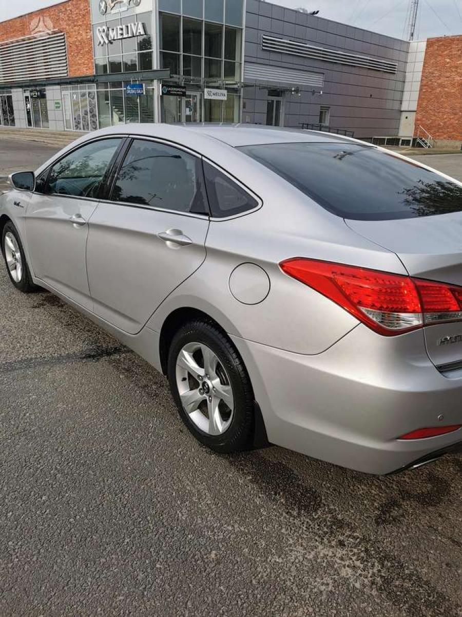 Pelēks Hyundai i40 2013 Marijampole, ar dzinēja tilpumu 1.69 L un nobraukumu 219 tūkst. km par 4200 €, foto 6 vietnē AUTOMOTO.COM.LV