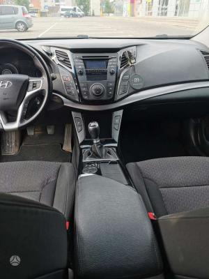 Pelēks Hyundai i40 2013 Marijampole, ar dzinēja tilpumu 1.69 L un nobraukumu 219 tūkst. km par 4200 €, foto 13 vietnē AUTOMOTO.COM.LV