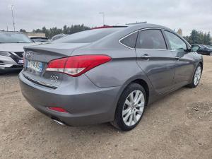 Grey Hyundai i40 2013 in Utena, with an engine capacity of 1.69 L and mileage of 259 thousand km for 5200 €, photo 5 on AUTOMOTO.COM.LV