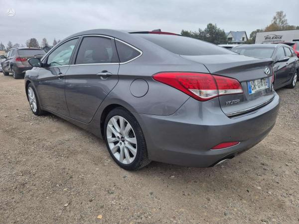 Хендай и40 2013 в Утена на AUTOMOTO.COM.LV Серый Хендай и40 2013 в Утена, объемом двигателя 1.69 л и пробегом 259 тыс. км за 5200 €, фото 7 на AUTOMOTO.COM.LV