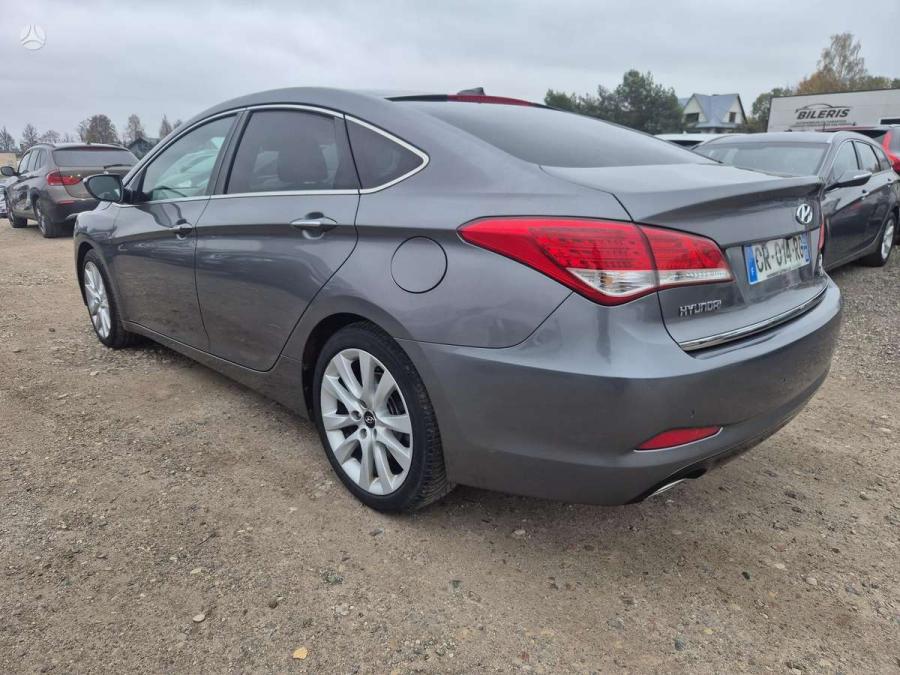 Grey Hyundai i40 2013 in Utena, with an engine capacity of 1.69 L and mileage of 259 thousand km for 5200 €, photo 7 on AUTOMOTO.COM.LV