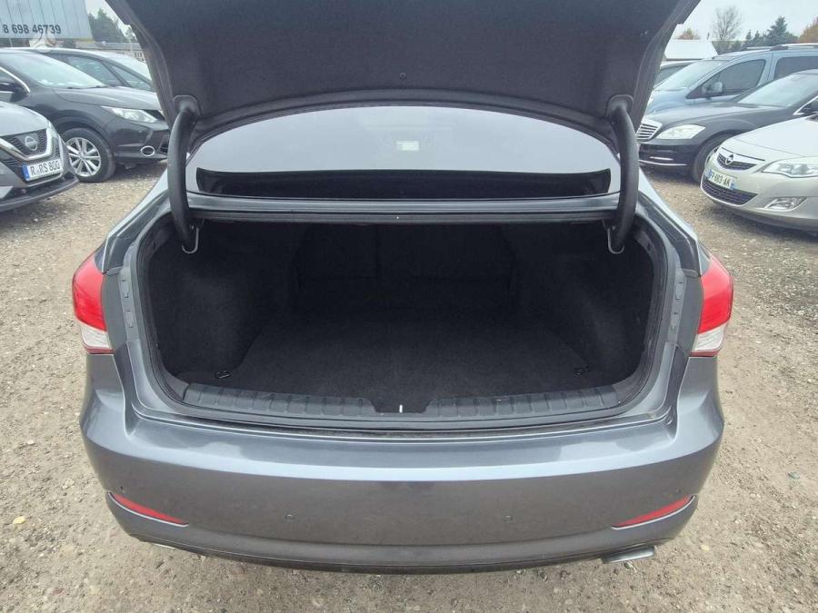 Grey Hyundai i40 2013 in Utena, with an engine capacity of 1.69 L and mileage of 259 thousand km for 5200 €, photo 8 on AUTOMOTO.COM.LV