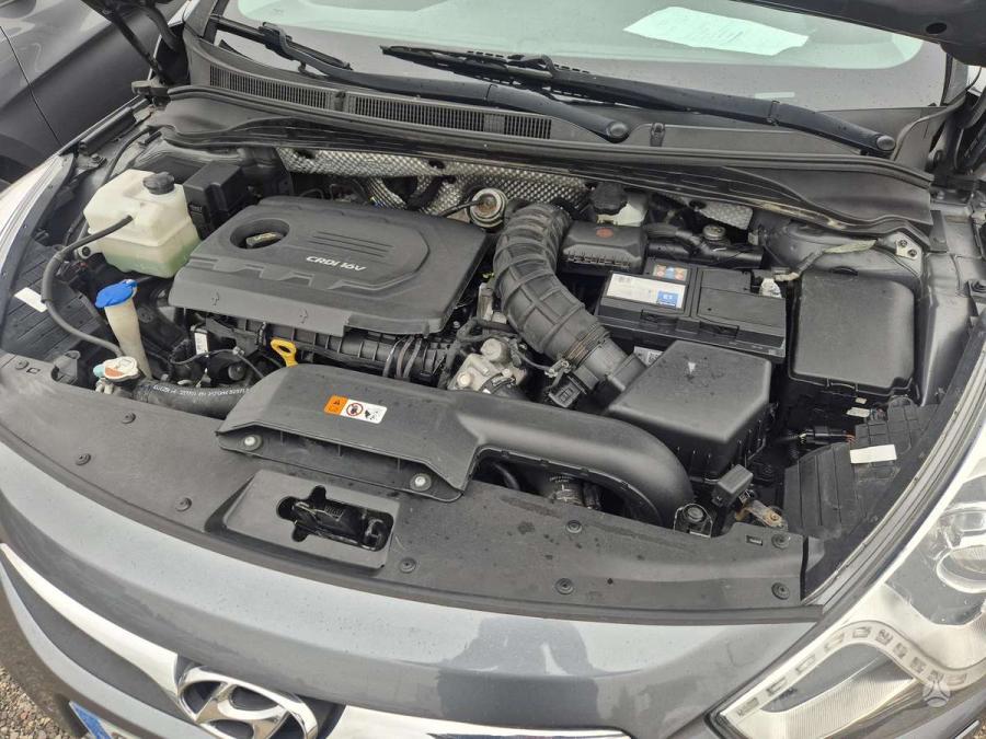 Grey Hyundai i40 2013 in Utena, with an engine capacity of 1.69 L and mileage of 259 thousand km for 5200 €, photo 9 on AUTOMOTO.COM.LV