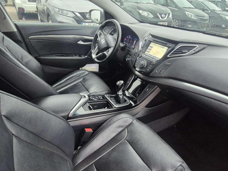 Grey Hyundai i40 2013 in Utena, with an engine capacity of 1.69 L and mileage of 259 thousand km for 5200 €, photo 14 on AUTOMOTO.COM.LV
