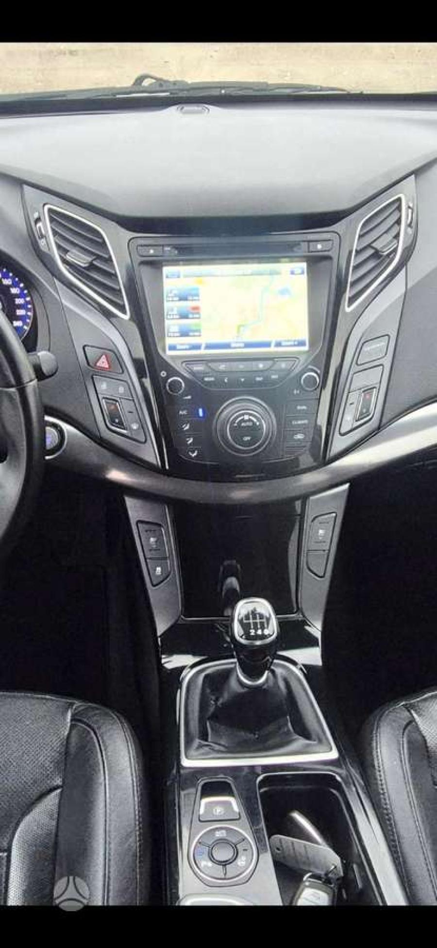 Grey Hyundai i40 2013 in Utena, with an engine capacity of 1.69 L and mileage of 259 thousand km for 5200 €, photo 23 on AUTOMOTO.COM.LV