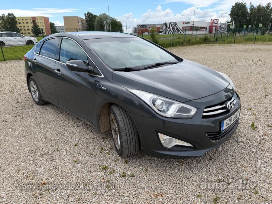 Pelēks Hyundai i40 2014 Tallina, ar dzinēja tilpumu 1.70 L un nobraukumu 290 tūkst. km par 4500 €, foto 3 vietnē AUTOMOTO.COM.LV