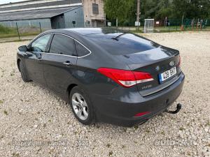 Pelēks Hyundai i40 2014 Tallina, ar dzinēja tilpumu 1.70 L un nobraukumu 290 tūkst. km par 4500 €, foto 5 vietnē AUTOMOTO.COM.LV