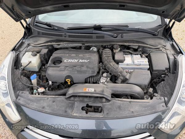 Pelēks Hyundai i40 2014 Tallina, ar dzinēja tilpumu 1.70 L un nobraukumu 290 tūkst. km par 4500 €, foto 5 vietnē AUTOMOTO.COM.LV