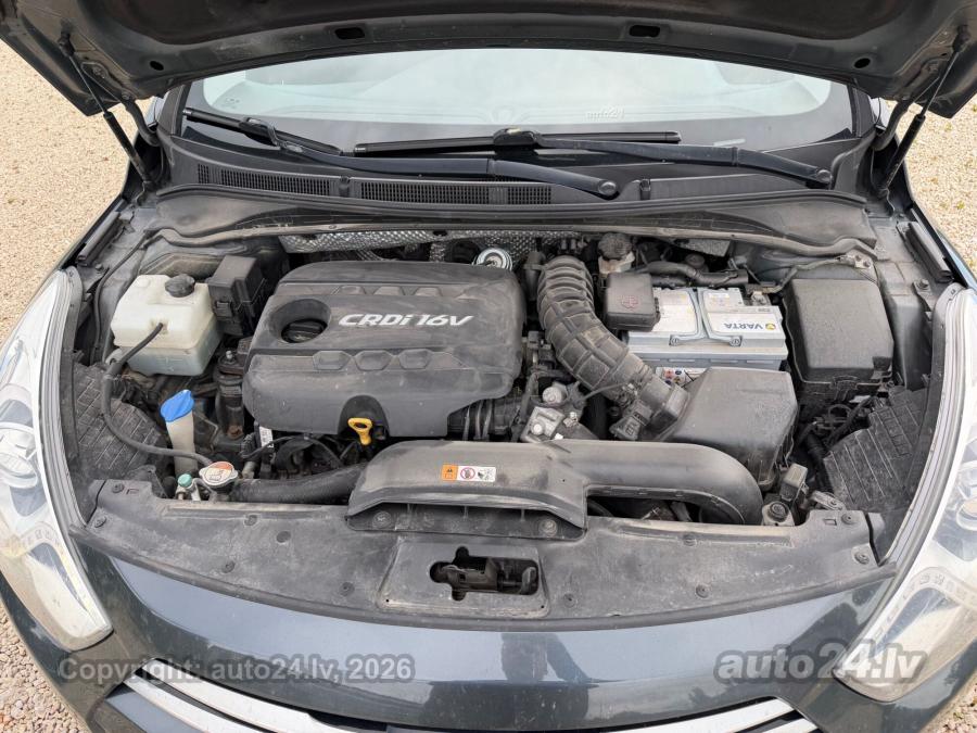 Pelēks Hyundai i40 2014 Tallina, ar dzinēja tilpumu 1.70 L un nobraukumu 290 tūkst. km par 4500 €, foto 6 vietnē AUTOMOTO.COM.LV