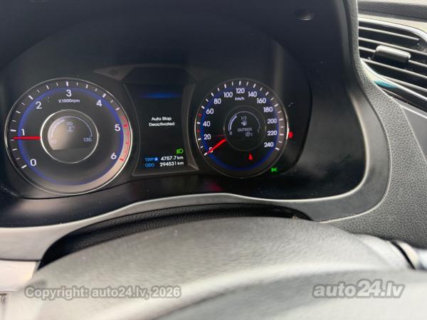 Pelēks Hyundai i40 2014 Tallina, ar dzinēja tilpumu 1.70 L un nobraukumu 290 tūkst. km par 4500 €, foto 6 vietnē AUTOMOTO.COM.LV
