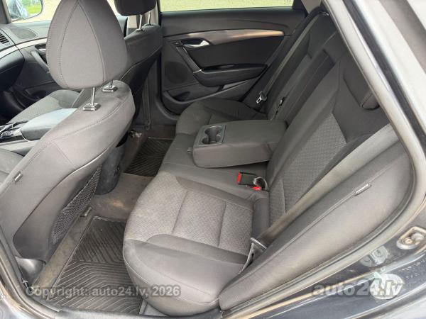 Pelēks Hyundai i40 2014 Tallina, ar dzinēja tilpumu 1.70 L un nobraukumu 290 tūkst. km par 4500 €, foto 8 vietnē AUTOMOTO.COM.LV