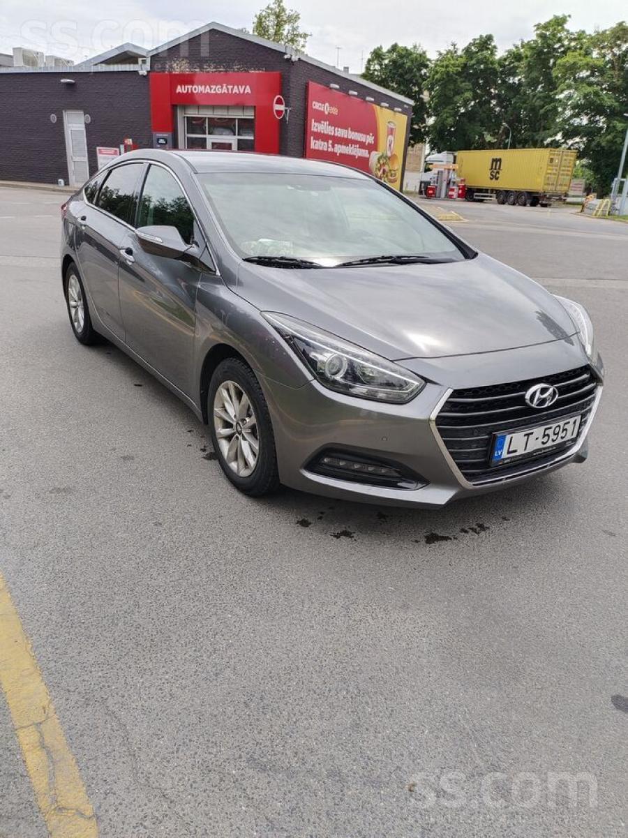 Pelēks Hyundai i40 2015 Rīga, ar dzinēja tilpumu 1.70 L un nobraukumu 158 tūkst. km par 7900 €, foto 1 vietnē AUTOMOTO.COM.LV
