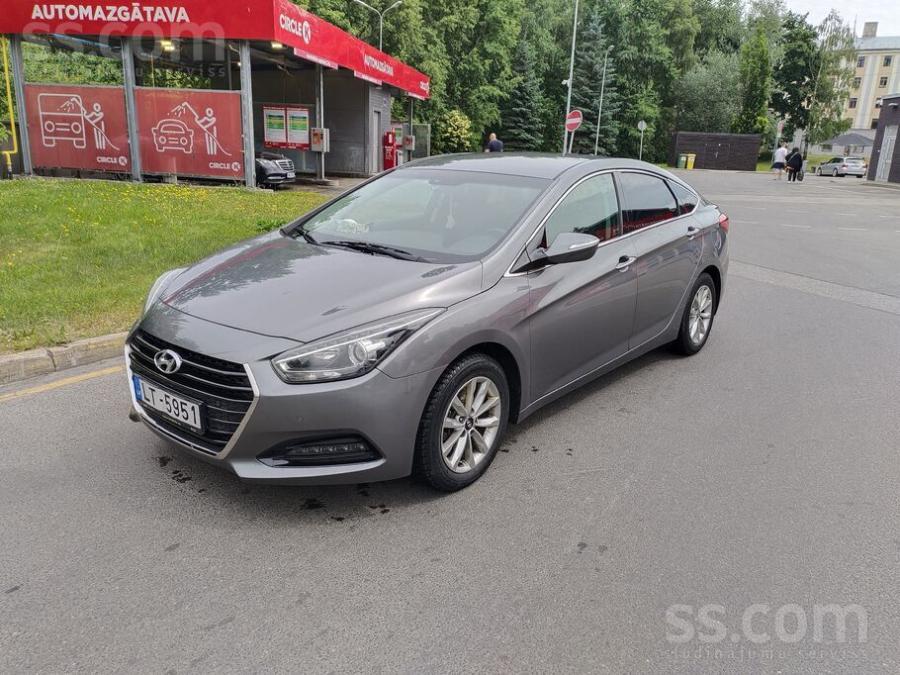 Pelēks Hyundai i40 2015 Rīga, ar dzinēja tilpumu 1.70 L un nobraukumu 158 tūkst. km par 7900 €, foto 3 vietnē AUTOMOTO.COM.LV