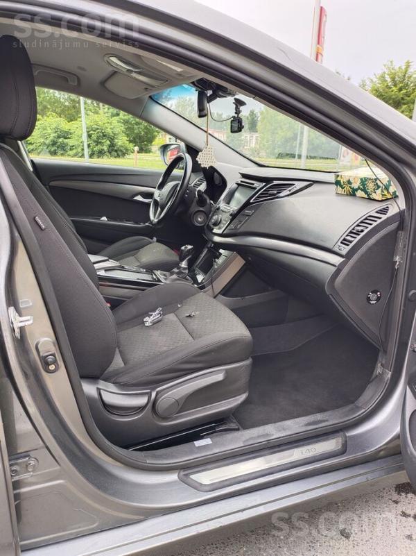Grey Hyundai i40 2015 in Riga, with an engine capacity of 1.70 L and mileage of 158 thousand km for 7900 €, photo 5 on AUTOMOTO.COM.LV